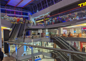 What’s Inside R Mall, Thane? Shops, Eateries, Timings, and Connectivity Explained - IndexTap Blogs